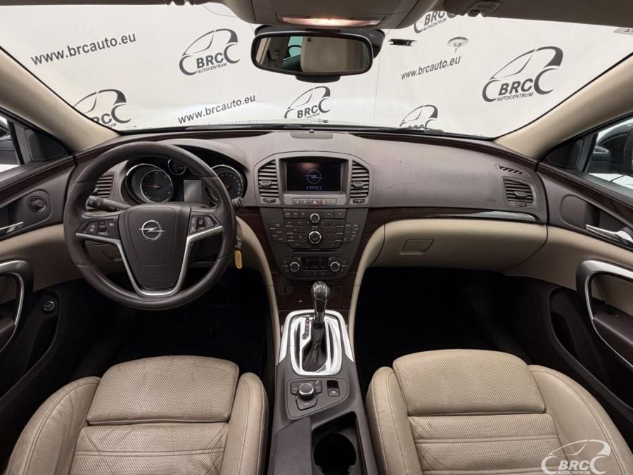 Opel Insignia 2013 in Vilnius, with an engine capacity of 1.96 L and mileage of 228 thousand km for 4500 €, photo 4 on AUTOMOTO.COM.LV