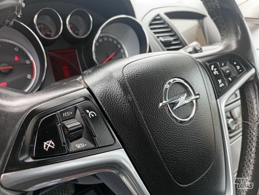 Opel Insignia 2013 in Vilnius, with an engine capacity of 2.00 L and mileage of 354 thousand km for 3900 €, photo 18 on AUTOMOTO.COM.LV