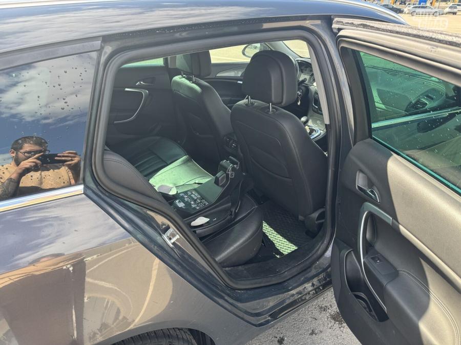 Opel Insignia 2013 in Kaunas, with an engine capacity of 2.00 L and mileage of 350 thousand km for 5100 €, photo 8 on AUTOMOTO.COM.LV