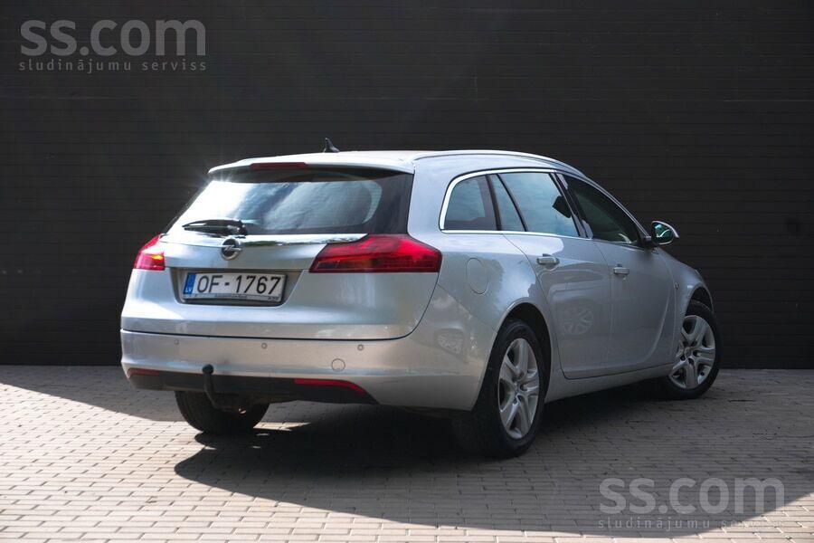 Opel Insignia 2013 in Riga, with an engine capacity of 2.00 L and mileage of 256 thousand km for 4390 €, photo 4 on AUTOMOTO.COM.LV