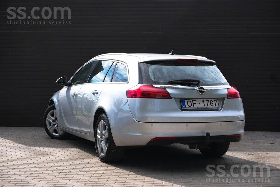 Opel Insignia 2013 in Riga, with an engine capacity of 2.00 L and mileage of 256 thousand km for 4390 €, photo 5 on AUTOMOTO.COM.LV