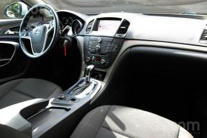 Opel Insignia 2013 in Riga, with an engine capacity of 2.00 L and mileage of 256 thousand km for 4390 €, photo 6 on AUTOMOTO.COM.LV