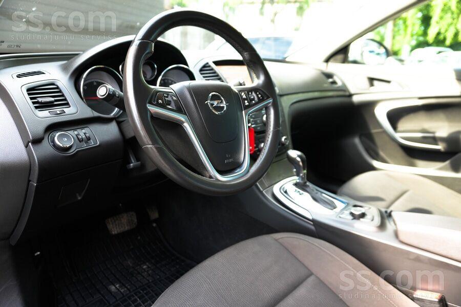 Opel Insignia 2013 in Riga, with an engine capacity of 2.00 L and mileage of 256 thousand km for 4390 €, photo 7 on AUTOMOTO.COM.LV