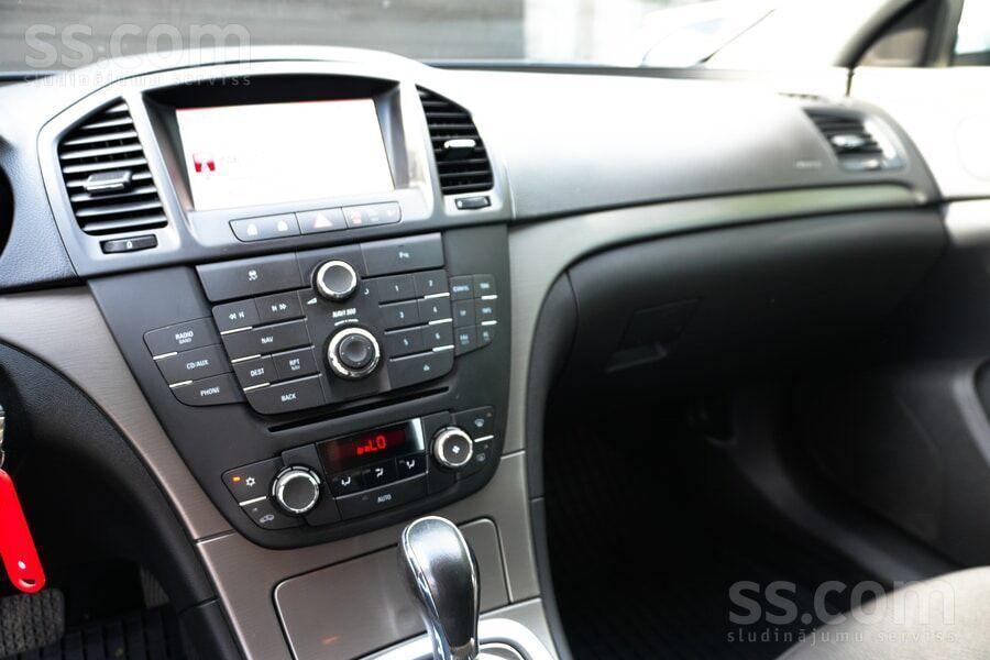Opel Insignia 2013 in Riga, with an engine capacity of 2.00 L and mileage of 256 thousand km for 4390 €, photo 13 on AUTOMOTO.COM.LV
