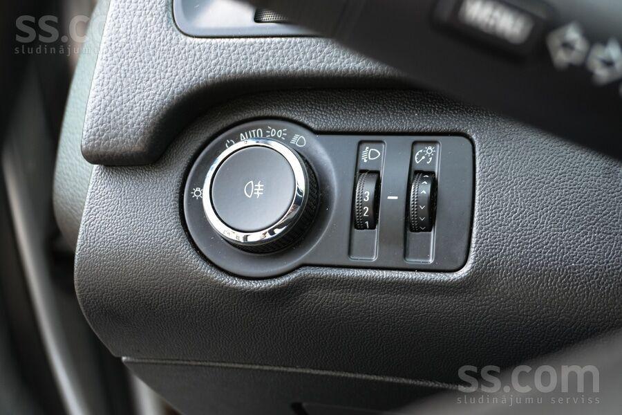 Opel Insignia 2013 in Riga, with an engine capacity of 2.00 L and mileage of 256 thousand km for 4390 €, photo 15 on AUTOMOTO.COM.LV