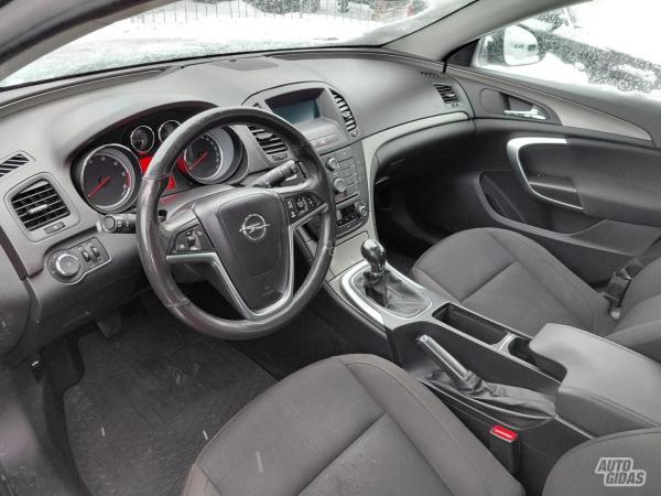 Opel Insignia 2013 in Vilnius, with an engine capacity of 2.00 L and mileage of 348 thousand km for 3100 €, photo 7 on AUTOMOTO.COM.LV