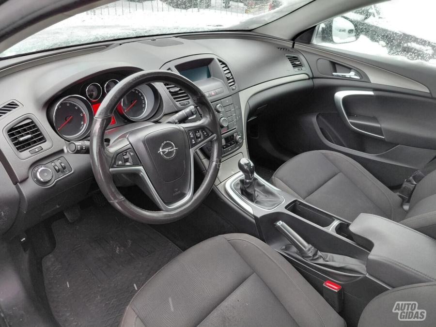 Opel Insignia 2013 in Vilnius, with an engine capacity of 2.00 L and mileage of 348 thousand km for 3100 €, photo 8 on AUTOMOTO.COM.LV