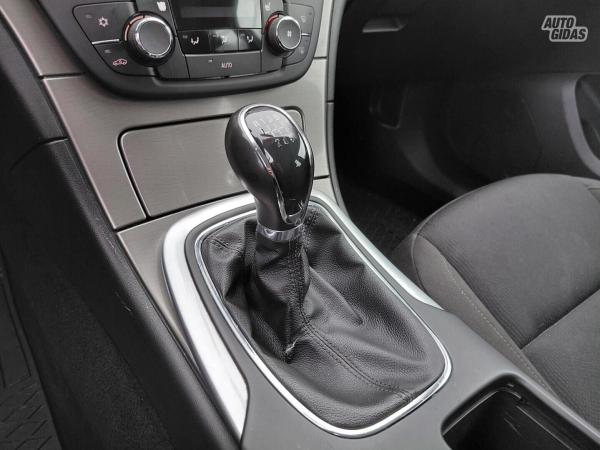 Opel Insignia 2013 in Vilnius, with an engine capacity of 2.00 L and mileage of 348 thousand km for 3100 €, photo 9 on AUTOMOTO.COM.LV