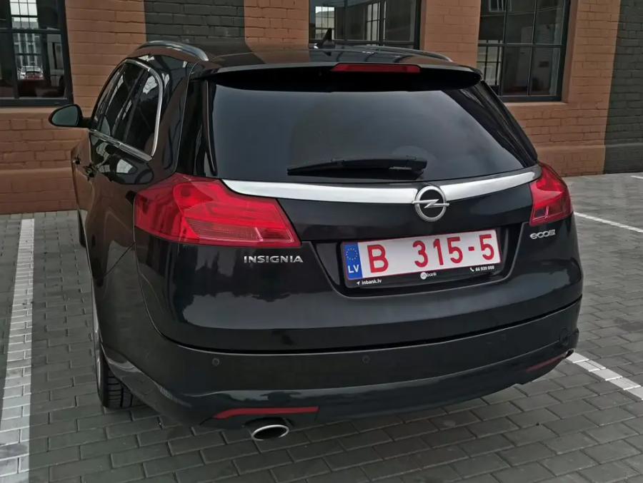 Opel Insignia 2013 in Riga, with an engine capacity of 2.00 L and mileage of 216 thousand km for 5590 €, photo 3 on AUTOMOTO.COM.LV