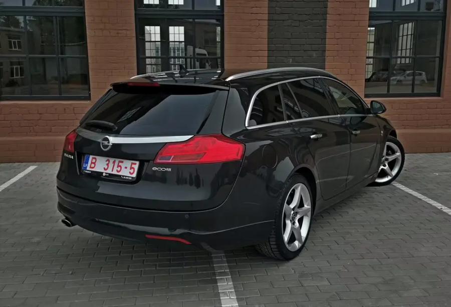 Opel Insignia 2013 in Riga, with an engine capacity of 2.00 L and mileage of 216 thousand km for 5590 €, photo 6 on AUTOMOTO.COM.LV