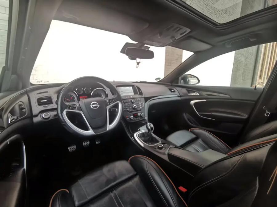 Opel Insignia 2013 in Riga, with an engine capacity of 2.00 L and mileage of 216 thousand km for 5590 €, photo 7 on AUTOMOTO.COM.LV