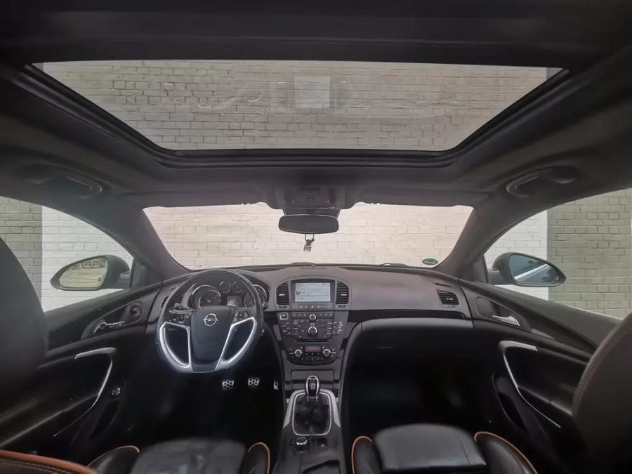 Opel Insignia 2013 in Riga, with an engine capacity of 2.00 L and mileage of 216 thousand km for 5590 €, photo 8 on AUTOMOTO.COM.LV