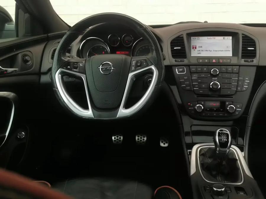 Opel Insignia 2013 in Riga, with an engine capacity of 2.00 L and mileage of 216 thousand km for 5590 €, photo 12 on AUTOMOTO.COM.LV