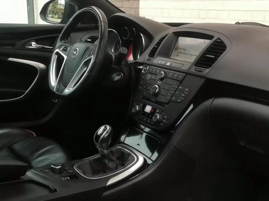 Opel Insignia 2013 in Riga, with an engine capacity of 2.00 L and mileage of 216 thousand km for 5590 €, photo 14 on AUTOMOTO.COM.LV