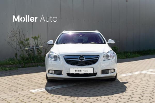 Opel Insignia 2013 in Vilnius, with an engine capacity of 2.00 L and mileage of 205 thousand km for 5000 €, photo 3 on AUTOMOTO.COM.LV