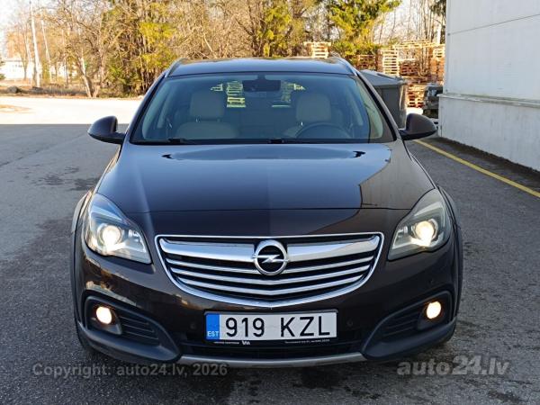 Opel Insignia 2014 in Valga, with an engine capacity of 2.00 L and mileage of 219 thousand km for 7490 €, photo 5 on AUTOMOTO.COM.LV