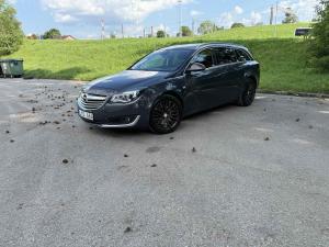 Opel Insignia 2014 in Vilnius, with an engine capacity of 2.00 L and mileage of 400 thousand km for 4200 €, photo  on AUTOMOTO.COM.LV