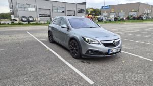 Opel Insignia 2014 in Valmiera, with an engine capacity of 2.00 L and mileage of 209 thousand km for 6700 €, photo 3 on AUTOMOTO.COM.LV