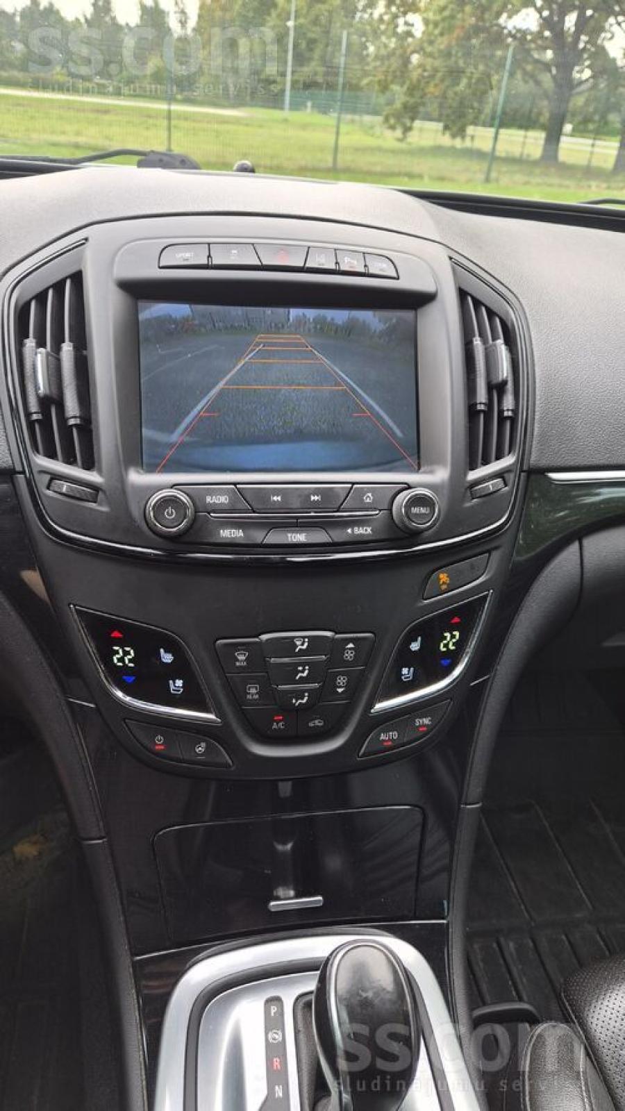 Opel Insignia 2014 in Valmiera, with an engine capacity of 2.00 L and mileage of 209 thousand km for 6700 €, photo 8 on AUTOMOTO.COM.LV