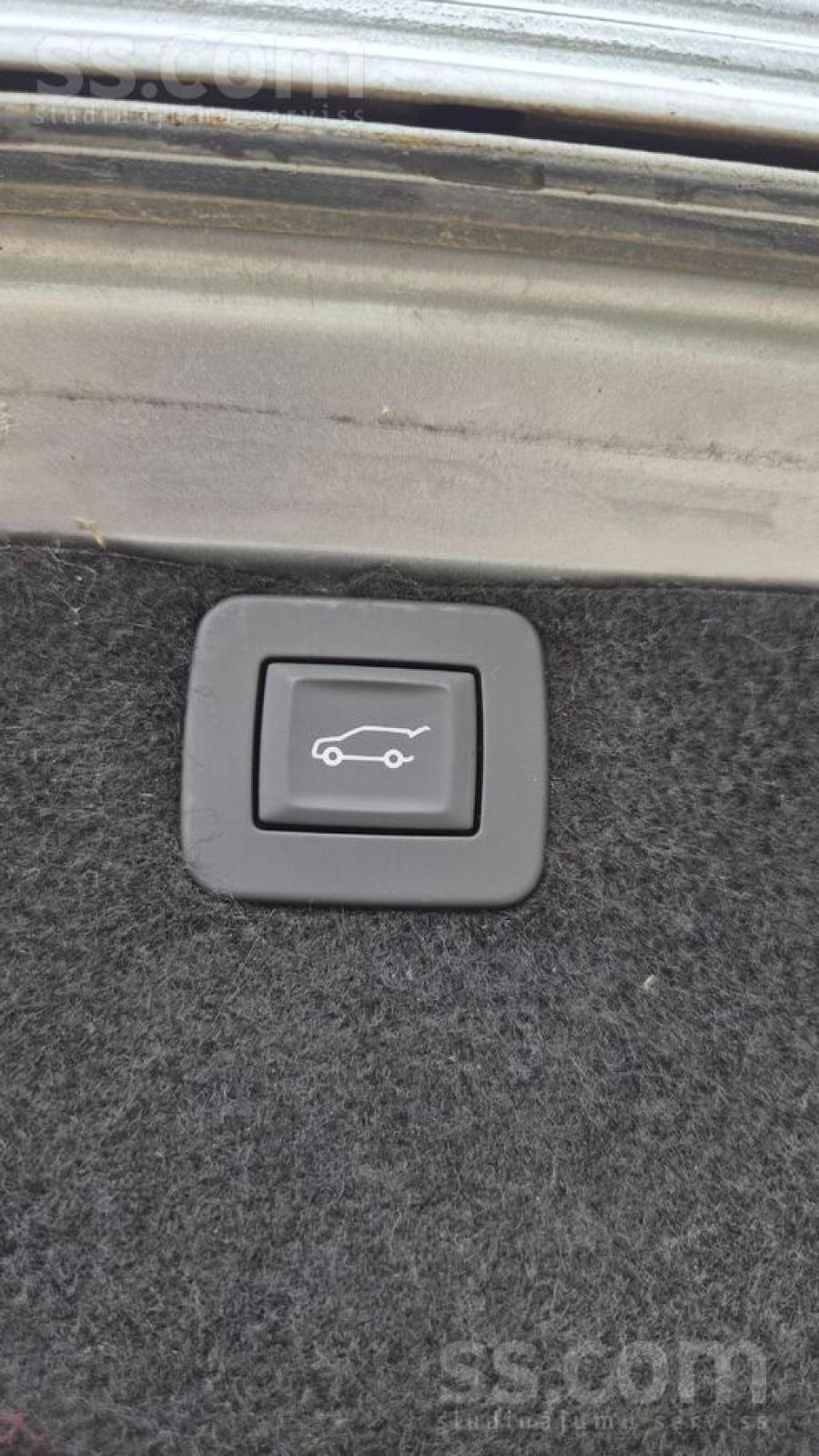 Opel Insignia 2014 in Valmiera, with an engine capacity of 2.00 L and mileage of 209 thousand km for 6700 €, photo 16 on AUTOMOTO.COM.LV