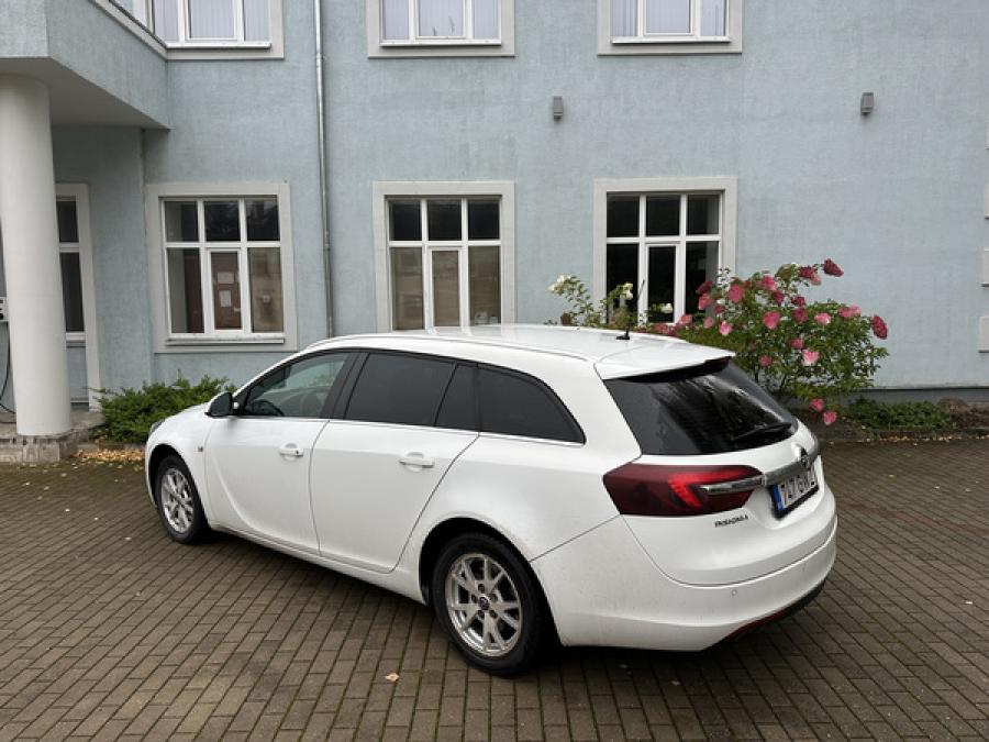 Opel Insignia 2014 in Valga, with an engine capacity of 2.00 L and mileage of 345 thousand km for 2700 €, photo 4 on AUTOMOTO.COM.LV