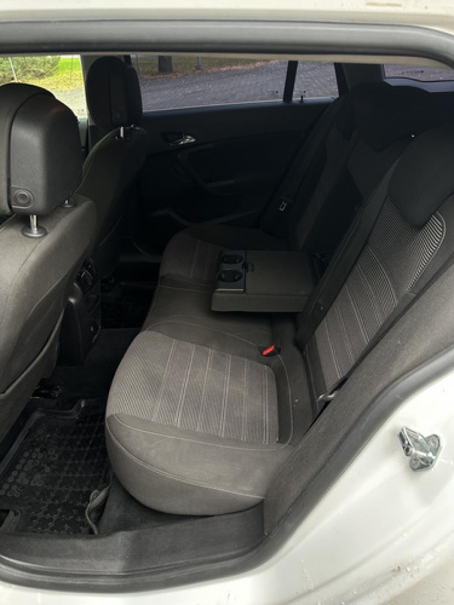 Opel Insignia 2014 in Valga, with an engine capacity of 2.00 L and mileage of 345 thousand km for 2700 €, photo 9 on AUTOMOTO.COM.LV
