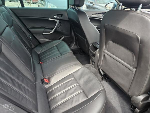 Opel Insignia 2015 in Kaunas, with an engine capacity of 2.00 L and mileage of 298 thousand km for 5555 €, photo 2 on AUTOMOTO.COM.LV
