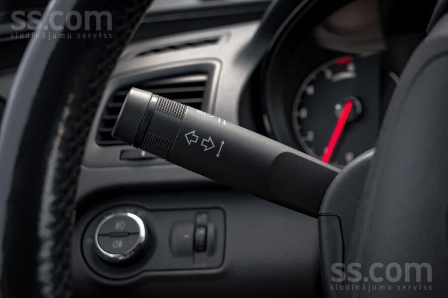 Opel Insignia 2015 in Riga, with an engine capacity of 2.00 L and mileage of 0 thousand km for 5995 €, photo 18 on AUTOMOTO.COM.LV