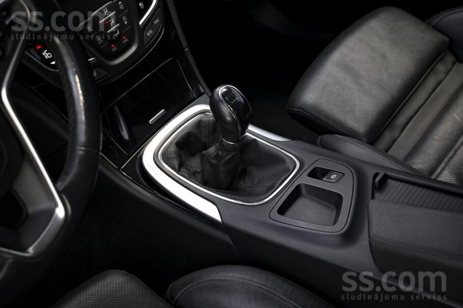 Opel Insignia 2015 in Riga, with an engine capacity of 2.00 L and mileage of 0 thousand km for 5995 €, photo 24 on AUTOMOTO.COM.LV