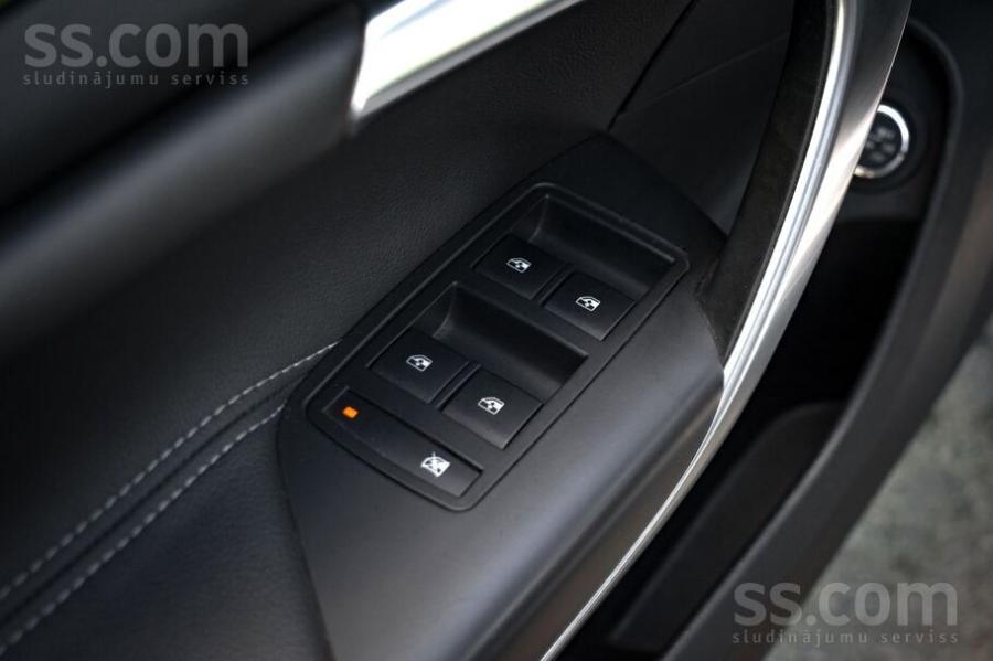 Opel Insignia 2015 in Riga, with an engine capacity of 2.00 L and mileage of 0 thousand km for 5995 €, photo 29 on AUTOMOTO.COM.LV