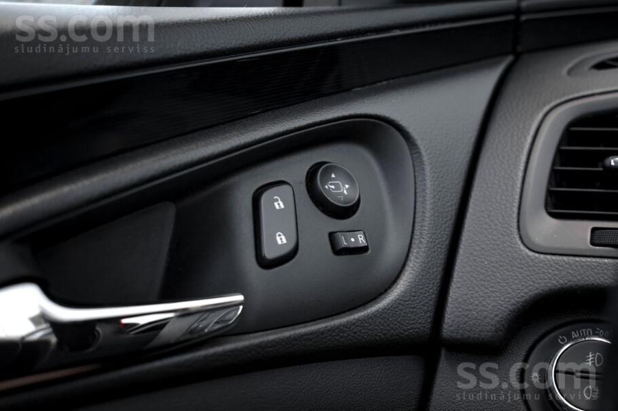 Opel Insignia 2015 in Riga, with an engine capacity of 2.00 L and mileage of 0 thousand km for 5995 €, photo 30 on AUTOMOTO.COM.LV