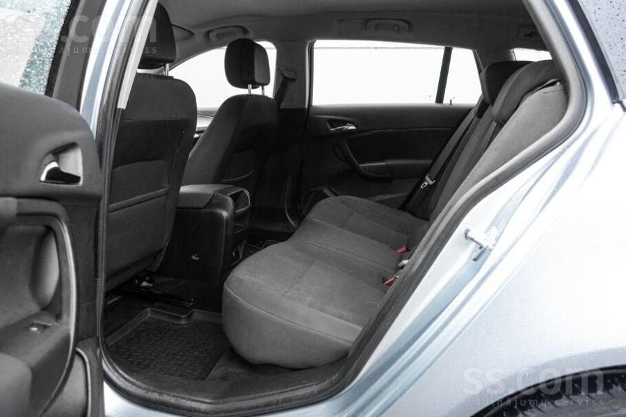 Opel Insignia 2015 Rīga, ar dzinēja tilpumu 2.00 L un nobraukumu 231 tūkst. km par 5950 €, foto 12 vietnē AUTOMOTO.COM.LV