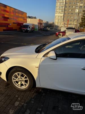 Opel Insignia 2016 in Vilnius, with an engine capacity of 1.60 L and mileage of 321 thousand km for 5100 €, photo 4 on AUTOMOTO.COM.LV