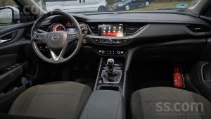 Opel Insignia 2017 in Ogre, with an engine capacity of 1.60 L and mileage of 194 thousand km for 8200 €, photo 6 on AUTOMOTO.COM.LV