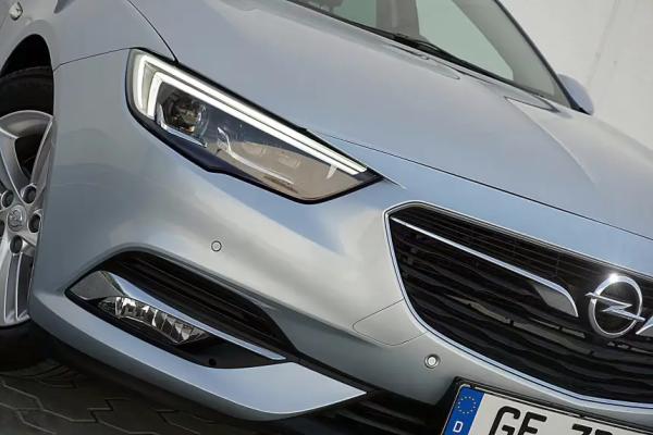 Opel Insignia 2018 in Riga, with an engine capacity of 2.00 L and mileage of 197 thousand km for 8900 €, photo 1 on AUTOMOTO.COM.LV