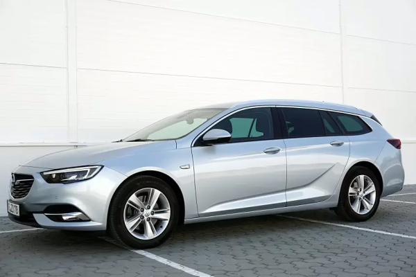 Opel Insignia 2018 in Riga, with an engine capacity of 2.00 L and mileage of 197 thousand km for 8900 €, photo 5 on AUTOMOTO.COM.LV
