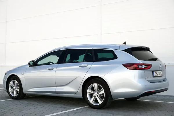 Opel Insignia 2018 in Riga, with an engine capacity of 2.00 L and mileage of 197 thousand km for 8900 €, photo 7 on AUTOMOTO.COM.LV