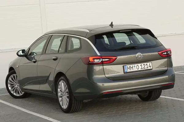 Opel Insignia 2018 in Riga, with an engine capacity of 2.00 L and mileage of 191 thousand km for 7500 €, photo 5 on AUTOMOTO.COM.LV