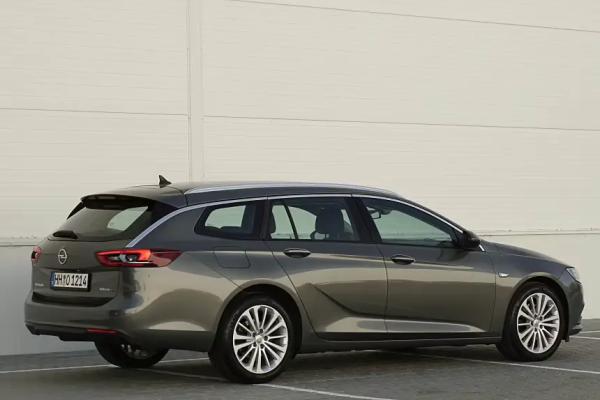 Opel Insignia 2018 in Riga, with an engine capacity of 2.00 L and mileage of 191 thousand km for 7500 €, photo 7 on AUTOMOTO.COM.LV