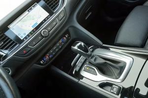 Opel Insignia 2018 Rīga, ar dzinēja tilpumu 2.00 L un nobraukumu 191 tūkst. km par 7500 €, foto 19 vietnē AUTOMOTO.COM.LV