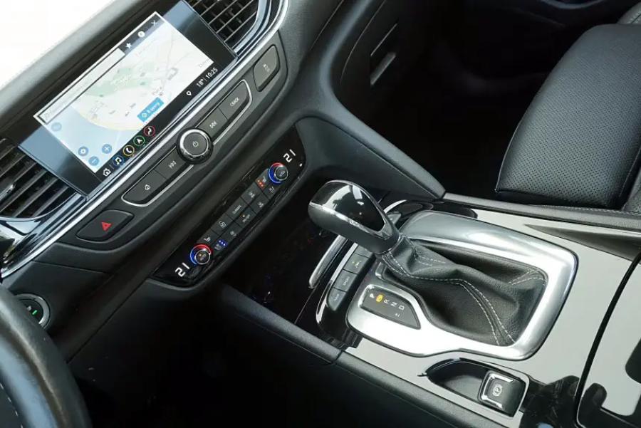 Opel Insignia 2018 Rīga, ar dzinēja tilpumu 2.00 L un nobraukumu 191 tūkst. km par 7500 €, foto 19 vietnē AUTOMOTO.COM.LV