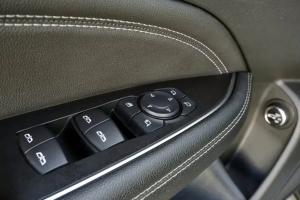 Opel Insignia 2018 Rīga, ar dzinēja tilpumu 2.00 L un nobraukumu 191 tūkst. km par 7500 €, foto 23 vietnē AUTOMOTO.COM.LV