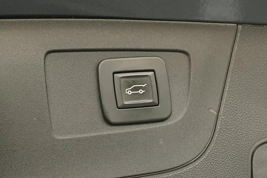 Opel Insignia 2018 Rīga, ar dzinēja tilpumu 2.00 L un nobraukumu 191 tūkst. km par 7500 €, foto 24 vietnē AUTOMOTO.COM.LV