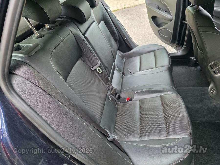 Opel Insignia 2018 in Parnu, with an engine capacity of 2.00 L and mileage of 238 thousand km for 11800 €, photo 18 on AUTOMOTO.COM.LV