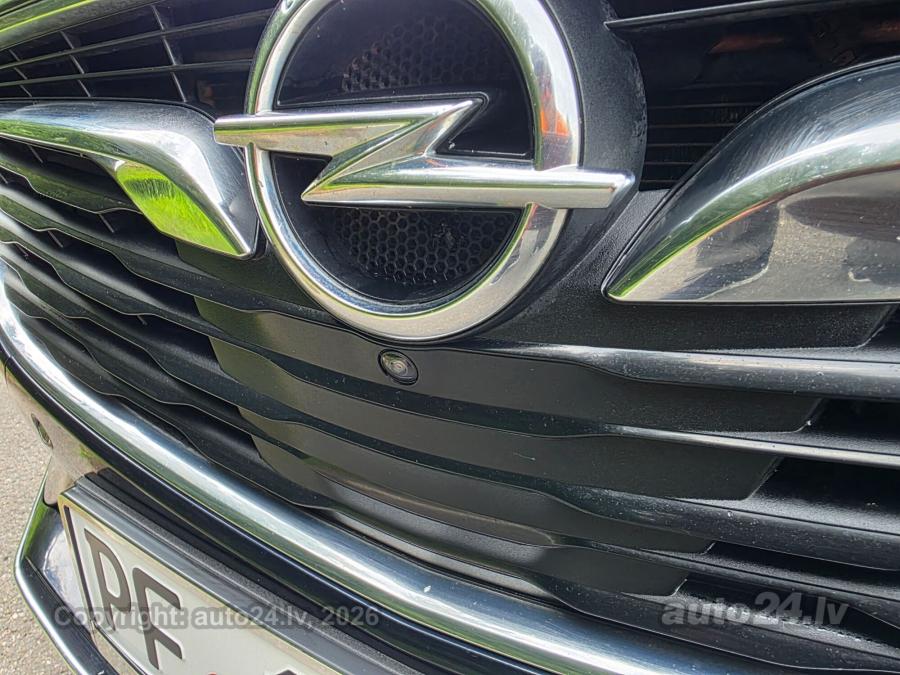 Opel Insignia 2018 in Parnu, with an engine capacity of 2.00 L and mileage of 238 thousand km for 11800 €, photo 27 on AUTOMOTO.COM.LV
