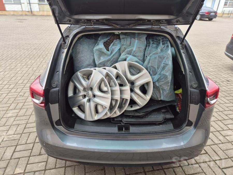 Opel Insignia 2019 Daugavpils, ar dzinēja tilpumu 1.50 L un nobraukumu 110 tūkst. km par 10000 €, foto 6 vietnē AUTOMOTO.COM.LV