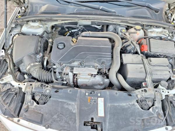 Opel Insignia 2019 in Jelgava, with an engine capacity of 1.50 L and mileage of 240 thousand km for 9400 €, photo 4 on AUTOMOTO.COM.LV