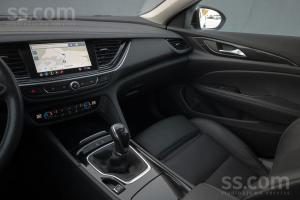 Opel Insignia 2020 in Jelgava, with an engine capacity of 1.50 L and mileage of 215 thousand km for 11500 €, photo 10 on AUTOMOTO.COM.LV