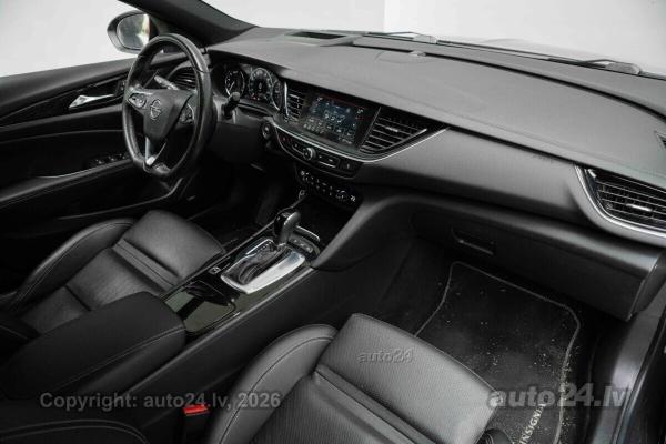 Opel Insignia 2021 in Tallinn, with an engine capacity of 2.00 L and mileage of 72 thousand km for 19100 €, photo 8 on AUTOMOTO.COM.LV