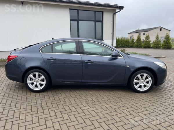Violets Opel Insignia 2010 Rēzekne, ar dzinēja tilpumu 2.00 L un nobraukumu 320 tūkst. km par 3950 €, foto 5 vietnē AUTOMOTO.COM.LV